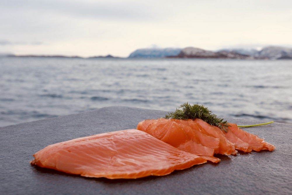 Røkt laks. Hel side | Finvik Gård